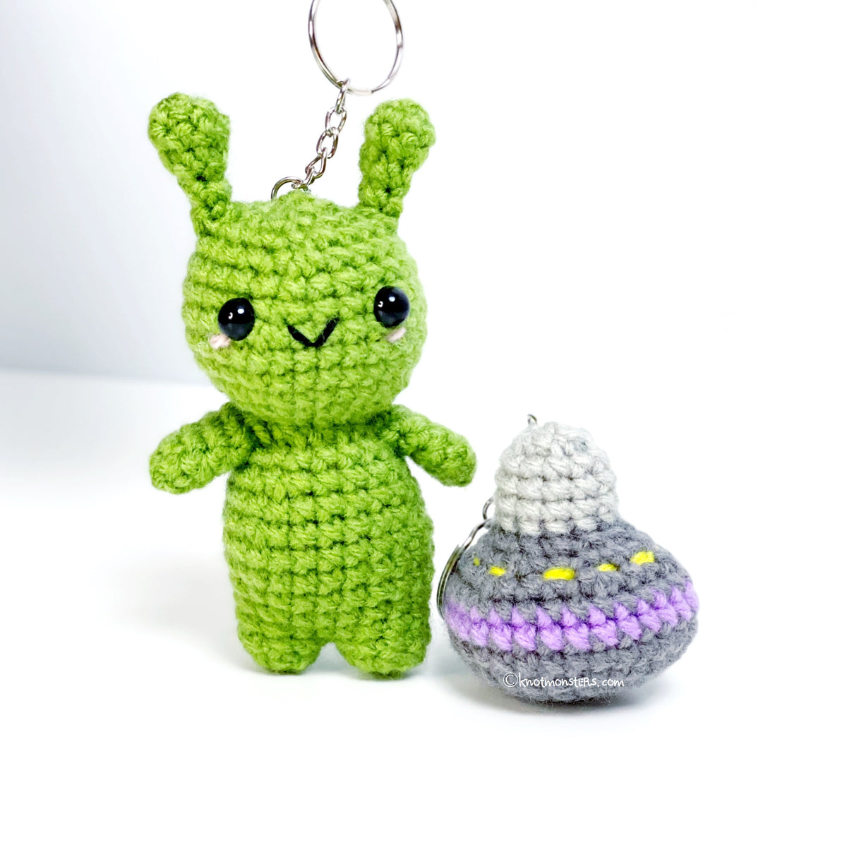 Mini Alien UFO - Keychain (DIGITAL PATTERN) – Knotmonster